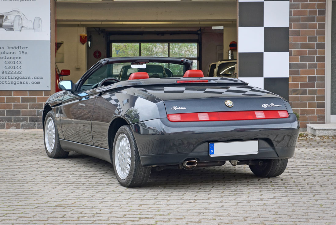 Alfa Romeo 916 Spider – Sporting-Cars